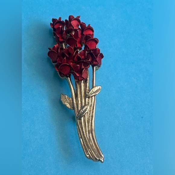 Jewelry | Vintage Dm 97 Brooch Pin Red Roses Bouquet Gold Tone 3d ...